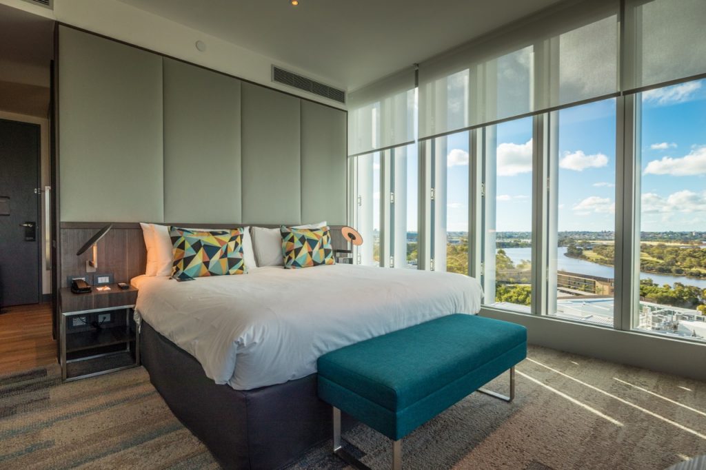 Aloft Perth Breezy Corner King Room Picture Review - Point Hacks