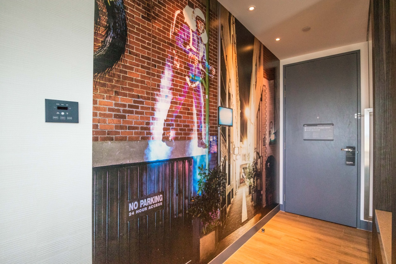 Aloft Perth Breezy Corner King Room Picture Review - Point Hacks