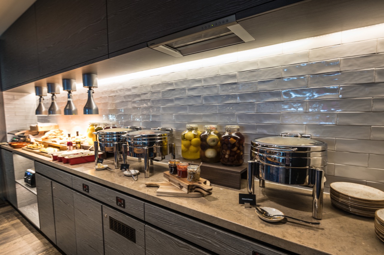 Aloft Perth Breezy Corner King Room Picture Review - Point Hacks