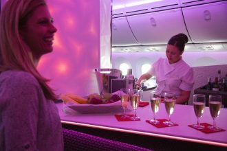 Which airlines have the best onboard bars? - Point Hacks