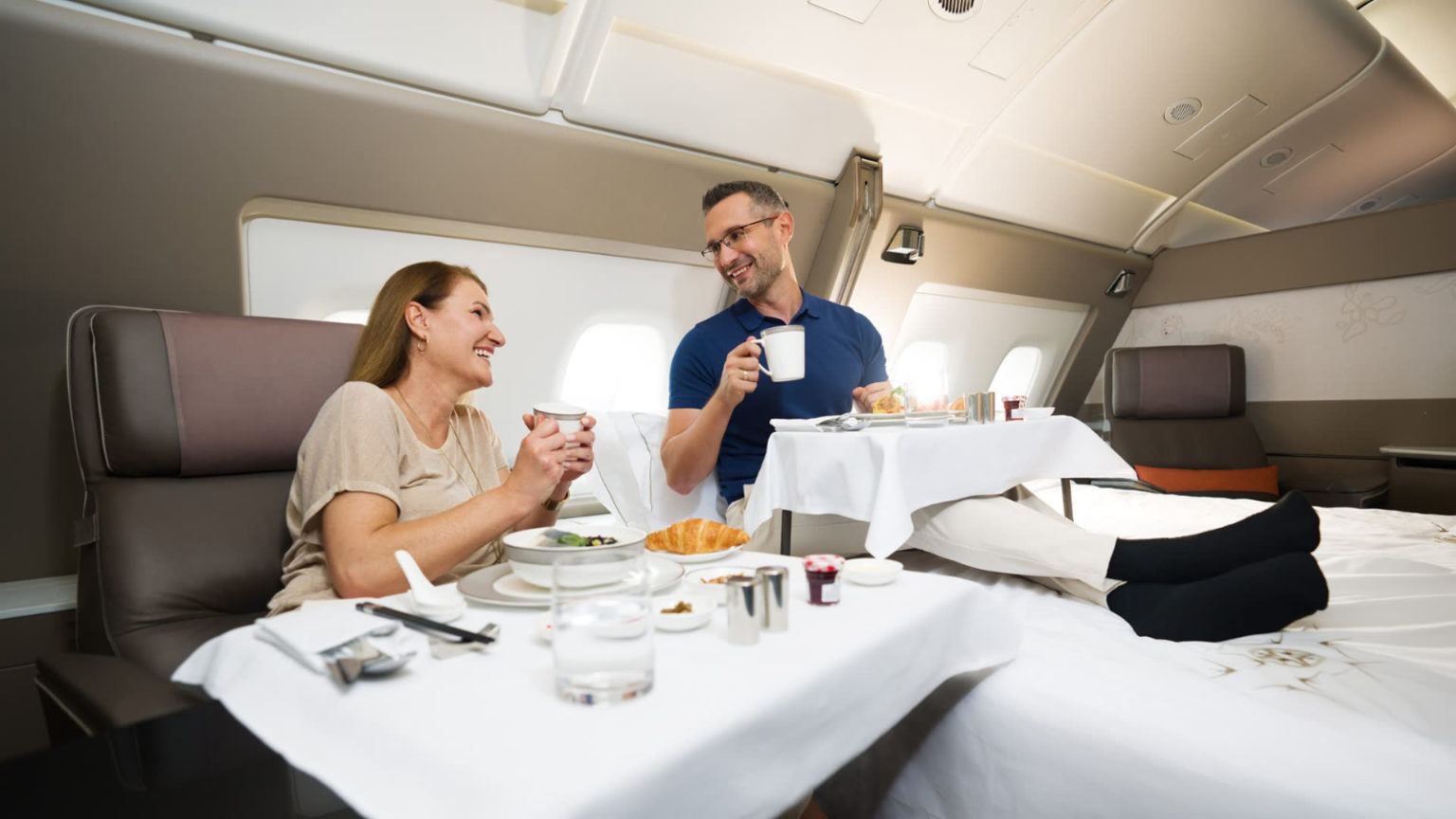 Frequent Flyer Points: Find The Best Deals & Programs - Point Hacks