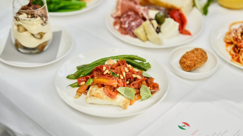 Qantas unveils Business dining onboard Perth-Rome flights - Point Hacks