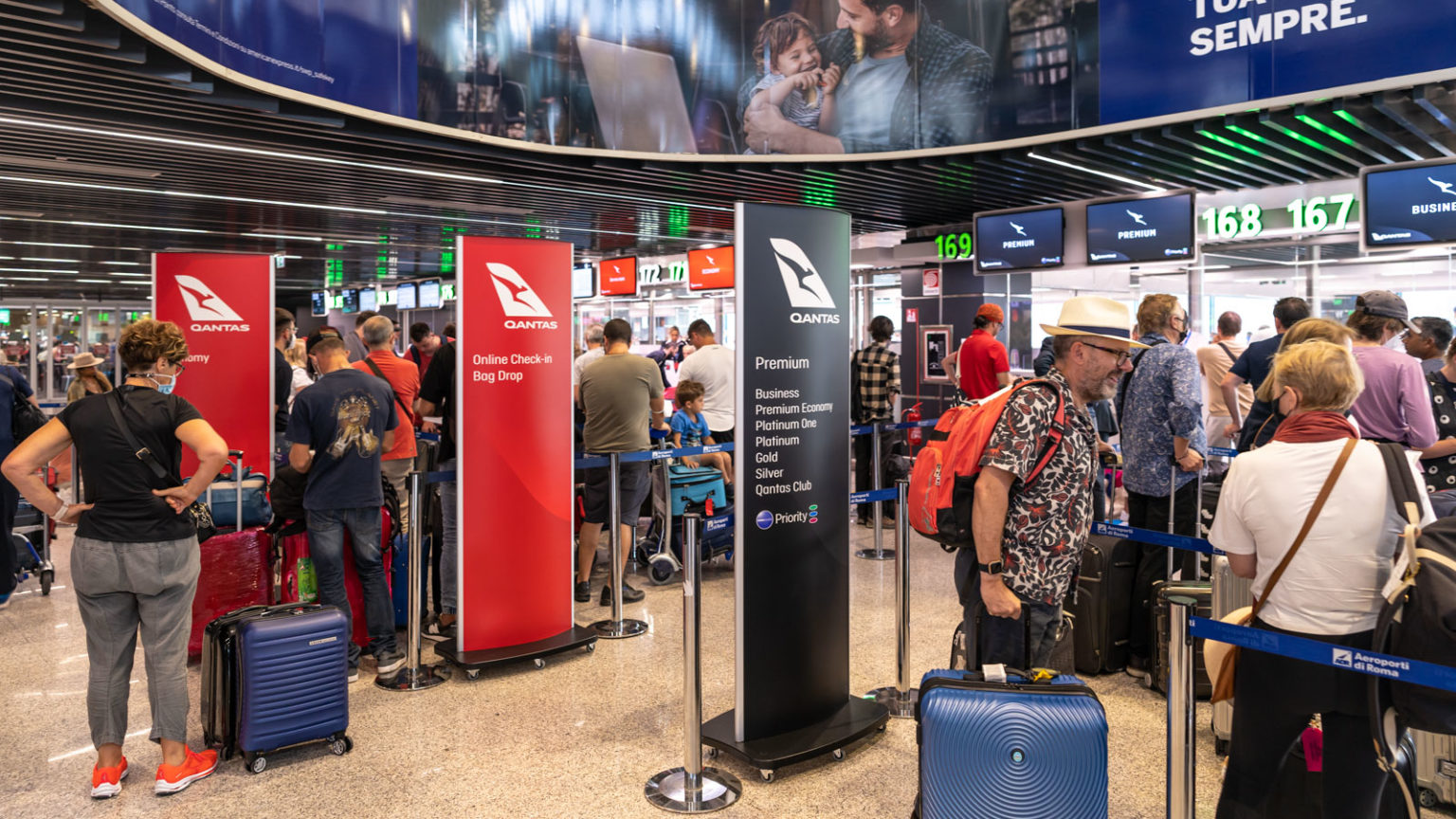 Review: Qantas Boeing 787 Premium Economy (Rome-Perth) - Point Hacks