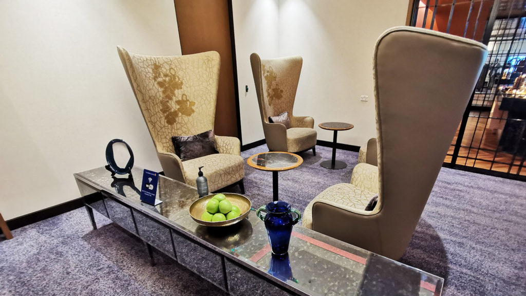 Singapore Airlines' SilverKris First Class Lounge, Sydney - Point Hacks