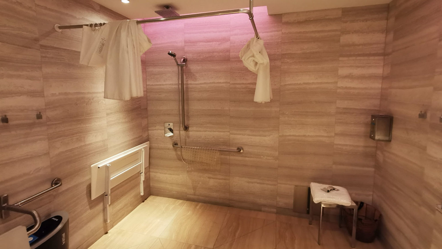 Singapore Airlines Flight SQ212 (Sydney - Singapore) - Point Hacks