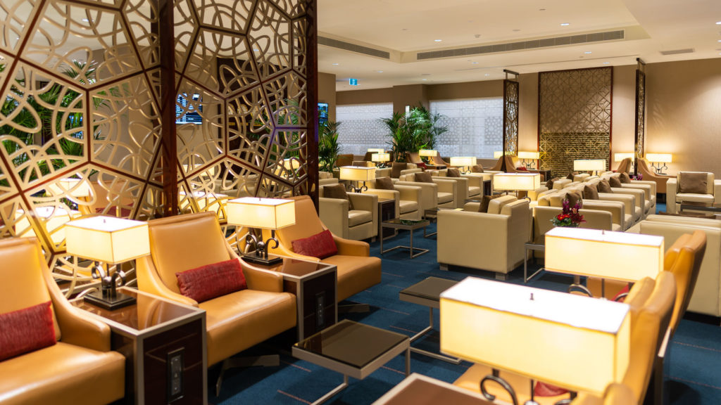 Review: Emirates Lounge, Perth [2022] - Point Hacks