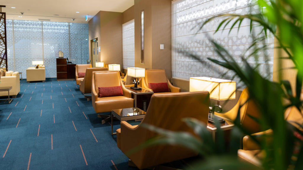 Review: Emirates Lounge, Perth [2022] - Point Hacks