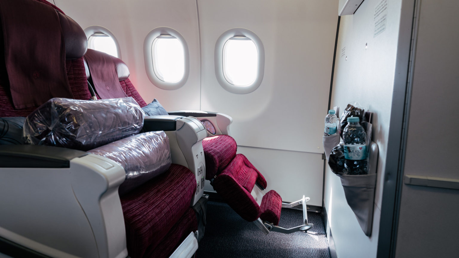 Review: Qatar Airways A320 First Class, Amman-Doha - Point Hacks