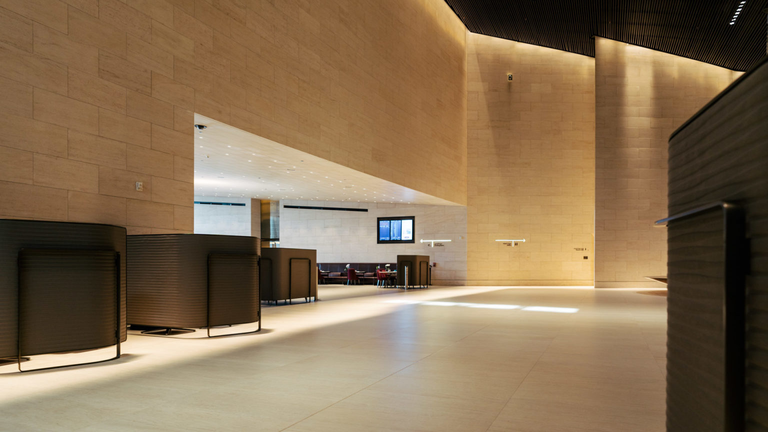 Review: Qatar Airways Al Safwa First Lounge, Doha - Point Hacks