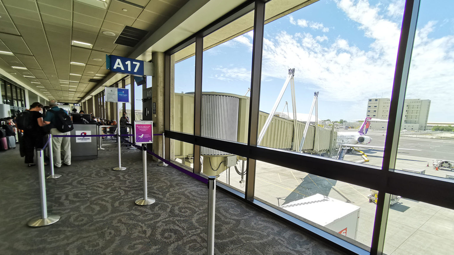 Review: Hawaiian Airlines Boeing 717 First Class - Point Hacks