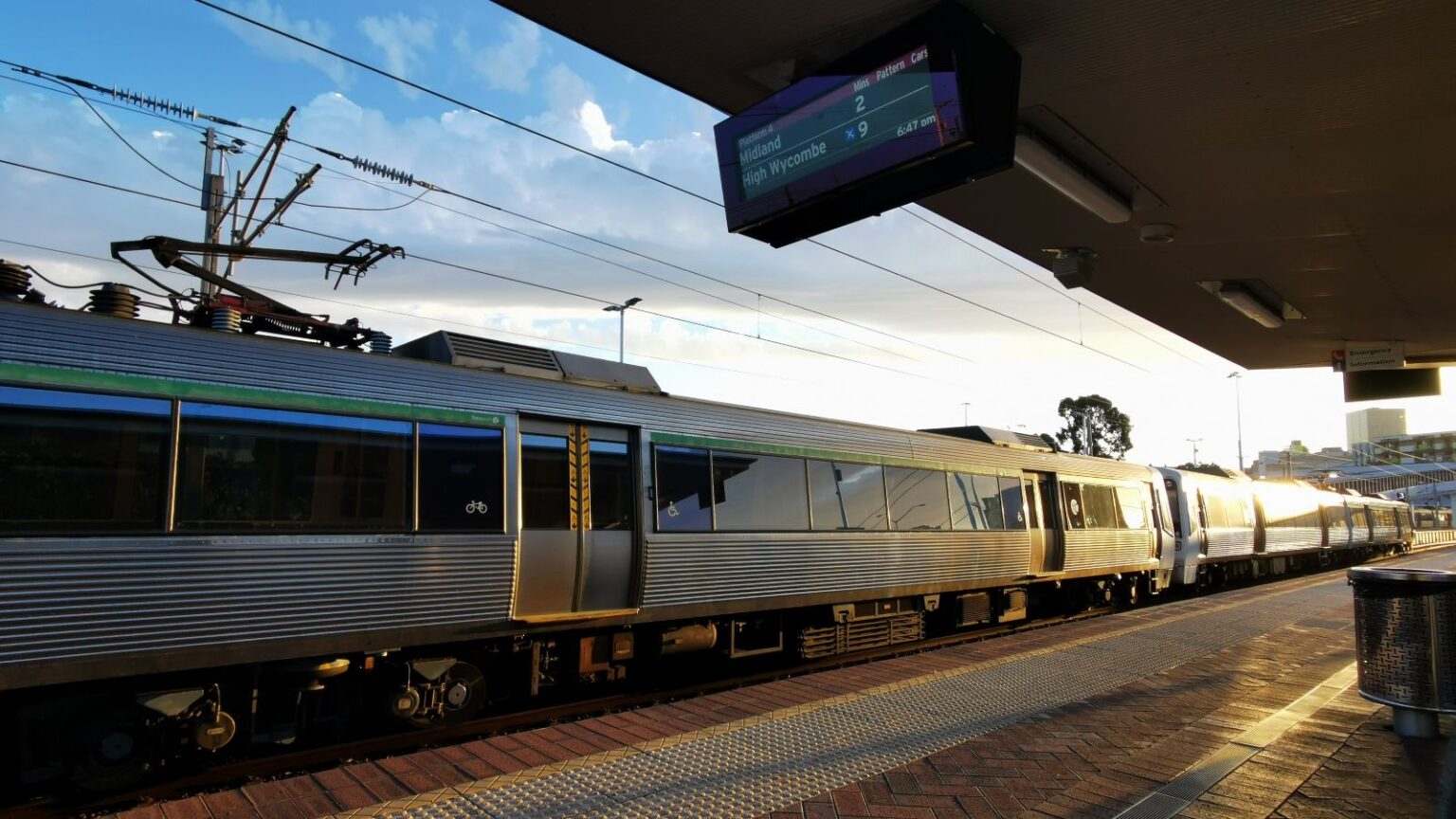 How to get from Perth Airport to the City - Point Hacks