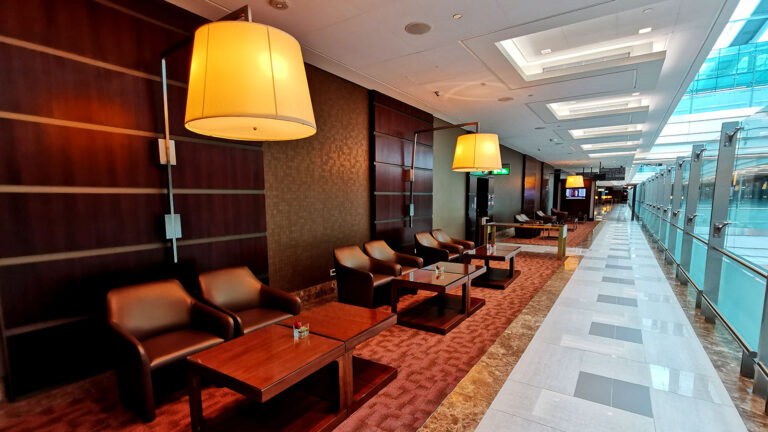 Review: Emirates First Class Lounge, Dubai T3, Concourse A - Point Hacks