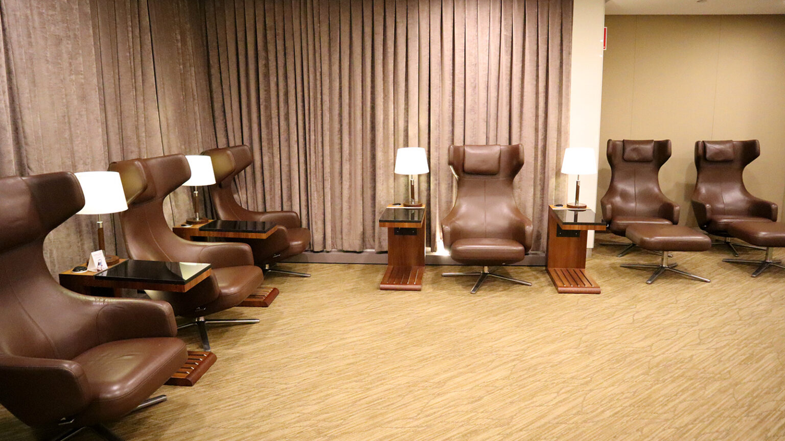 Singapore Airlines' SilverKris First Class Lounge, Melbourne - Point Hacks