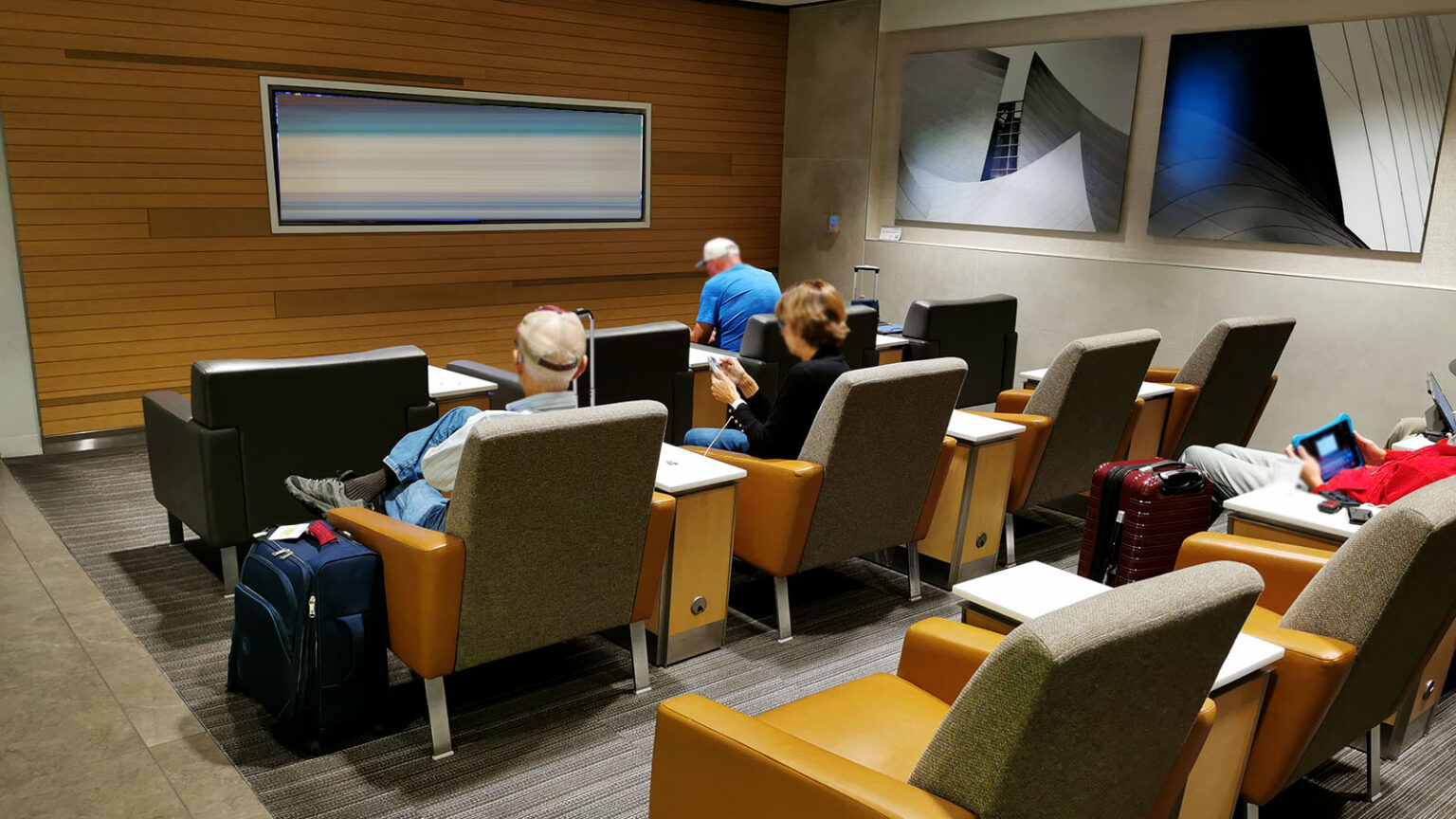 Review: American Airlines Admirals Club, Los Angeles (Terminal 4) - Point Hacks