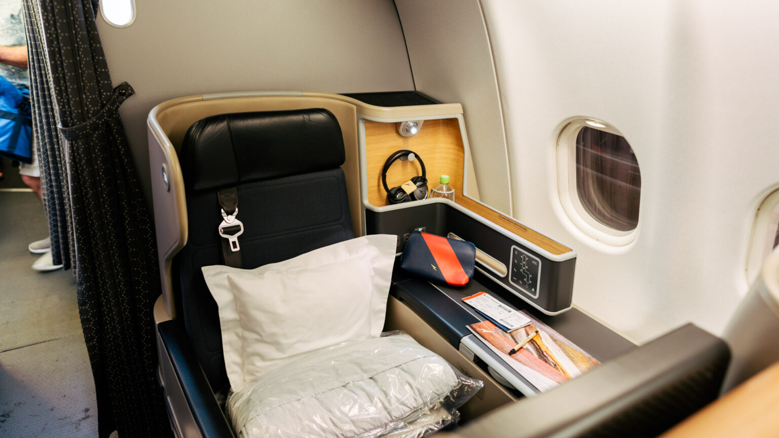 Qantas Flight QF35 Melbourne - Singapore - Point Hacks