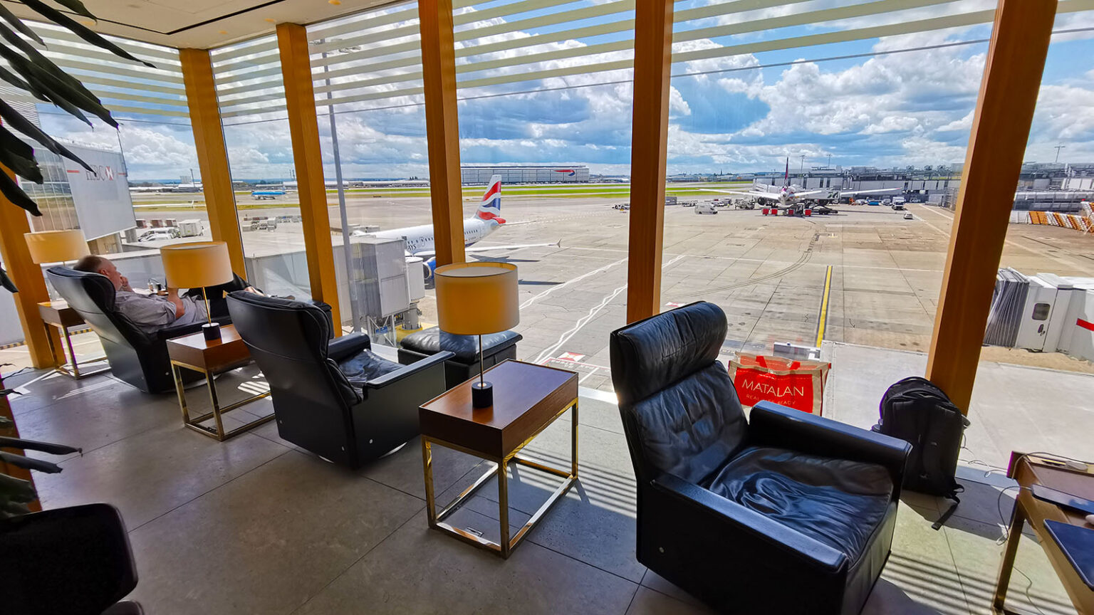 Review: Cathay Pacific First Class Lounge, London Heathrow - Point Hacks