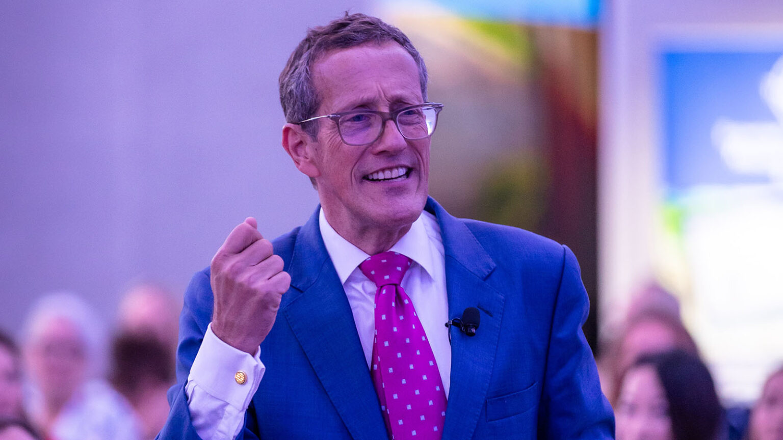 Q&A with CNN's Richard Quest, one of the world's most frequent flyers ...