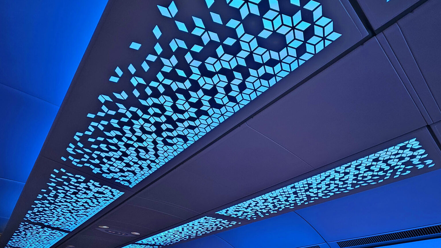 Airbus unveils the latest version of its 'Airspace' passenger cabin ...