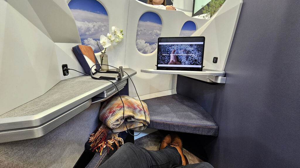 Stelia's Opera Essential seat helps airlines perform better - Point Hacks