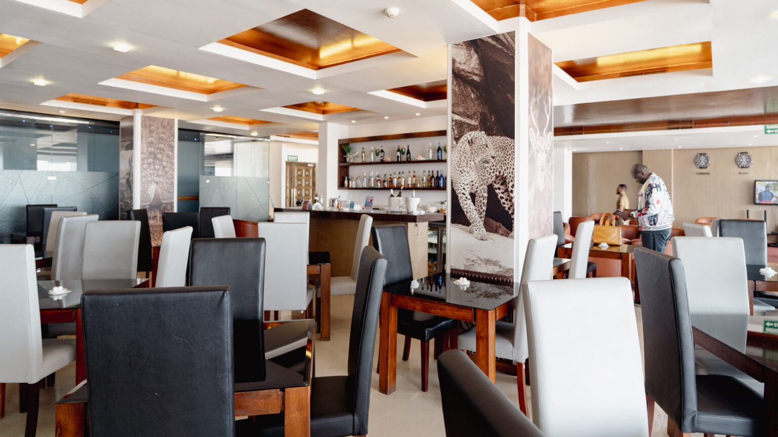 Review: SriLankan Airlines Serendib Lounge, Colombo - Point Hacks