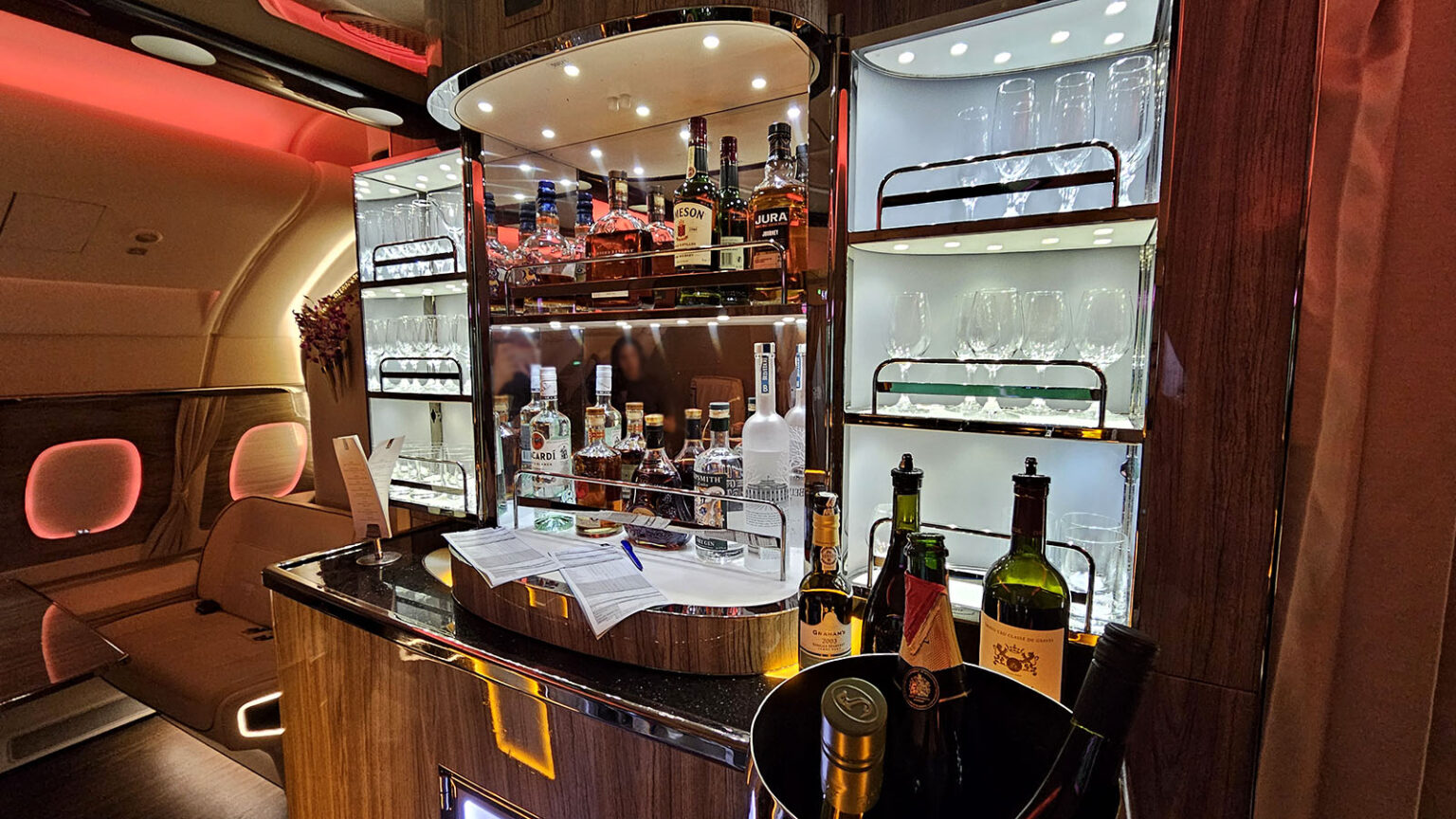 Five secrets of Emirates' Airbus A380 onboard lounge - Point Hacks