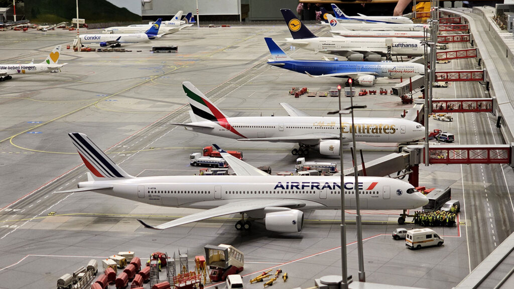 The world's largest miniature airport has 250 'flights' per day - Point ...