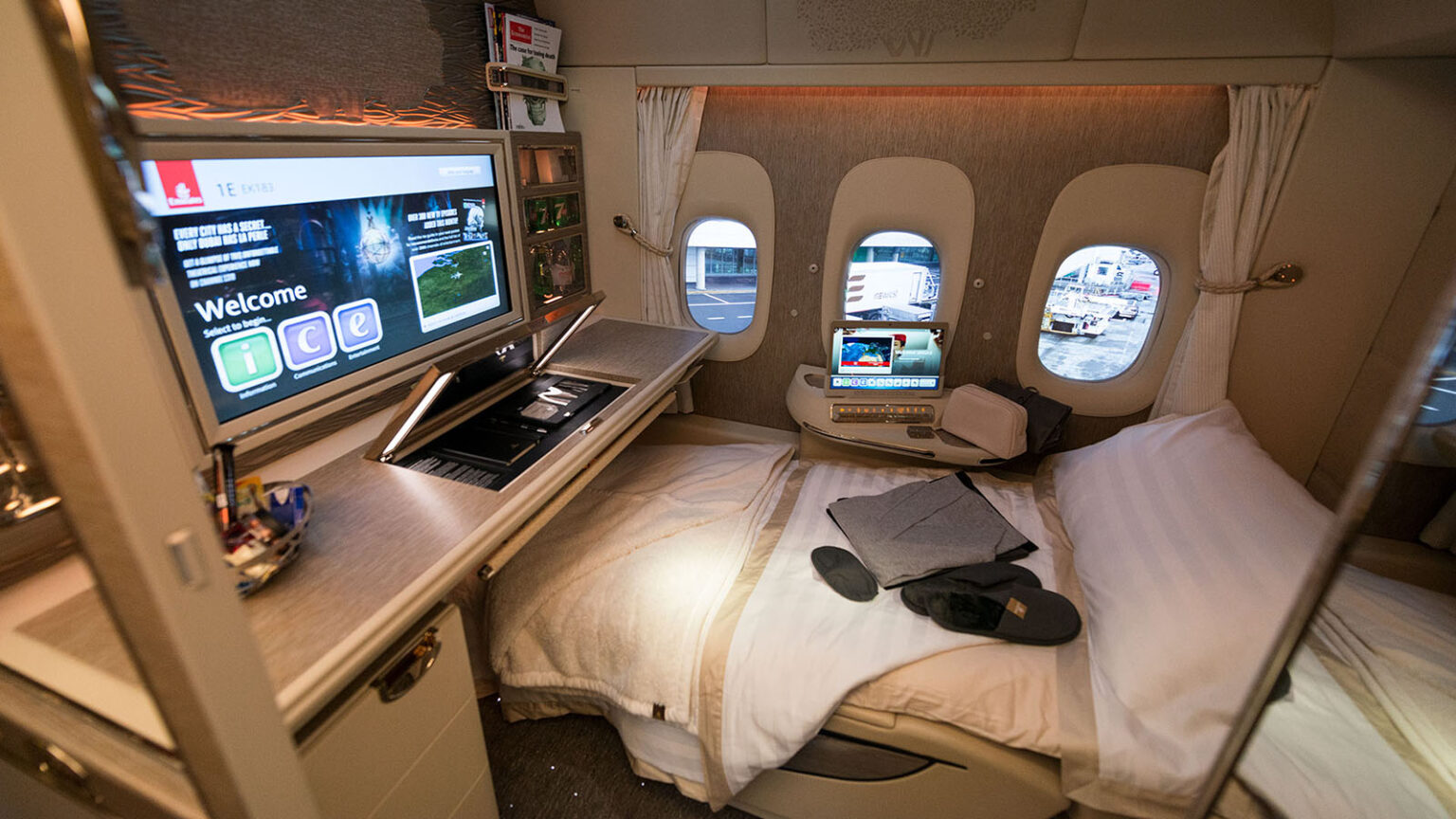 The five best First Class suites flying from Australia - Point Hacks
