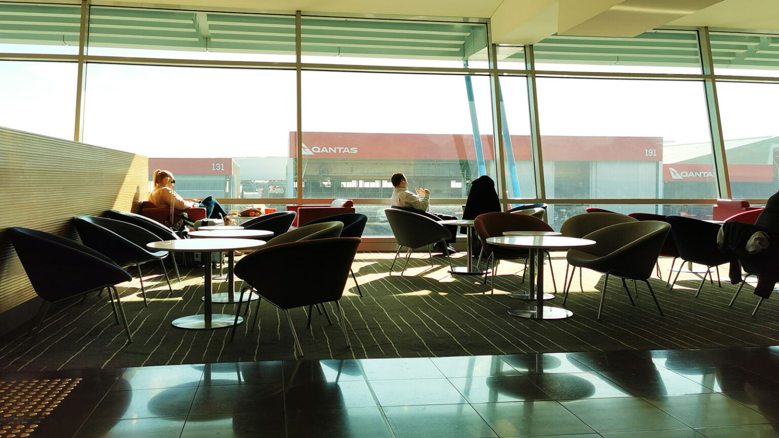 Inside Qantas' temporary Sydney International Business Lounge - Point Hacks